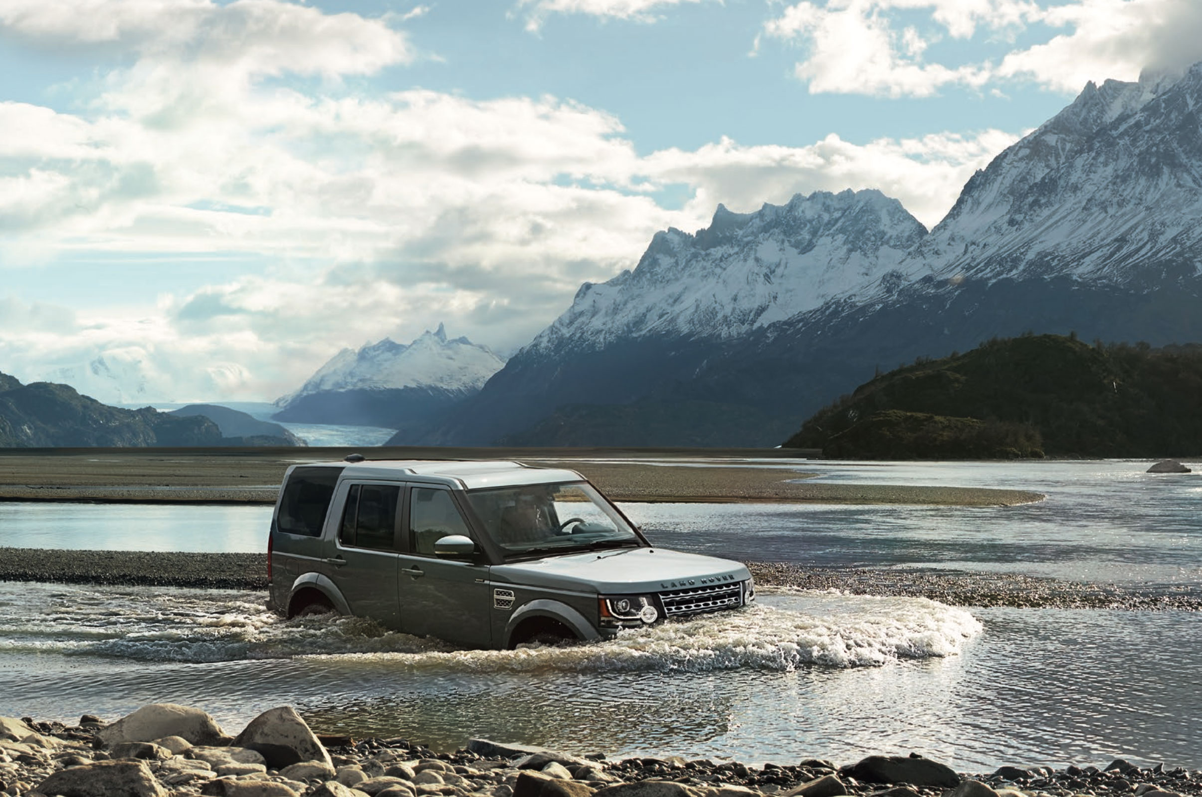 The Last of the Body-on-Frame Land Rovers – A Modern Classic 4X4 – Machiine